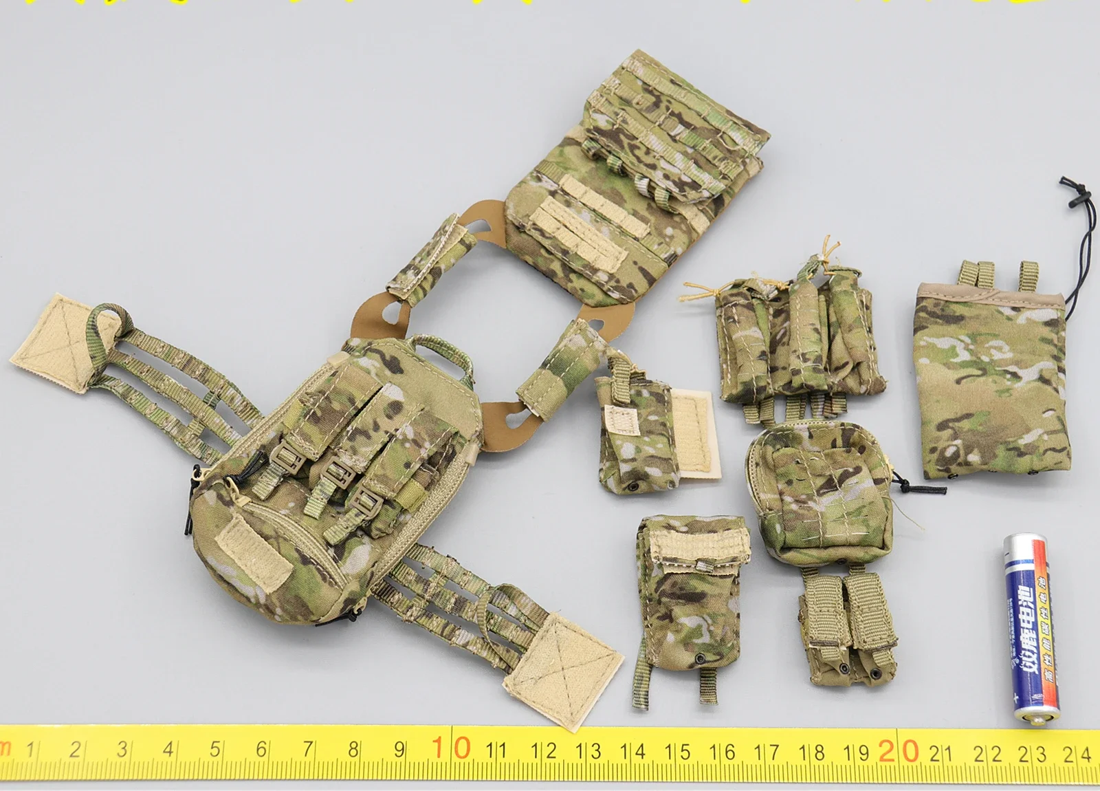 1-6-Soldier-Chest-Hanging-Vest-Model-for-12-M042-US-Army-Special-Forces.jpg
