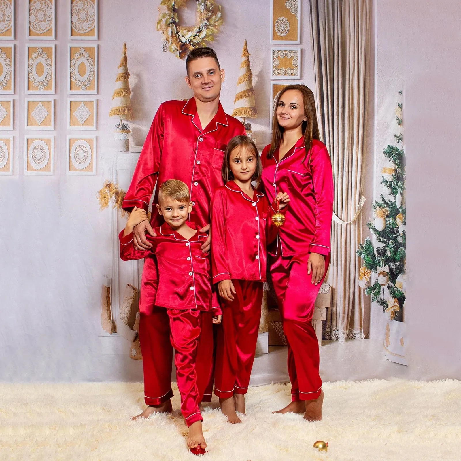 Pijama-monocrom-tico-de-seda-acetinada-para-fam-lia-roupas-tops-e-cal ...