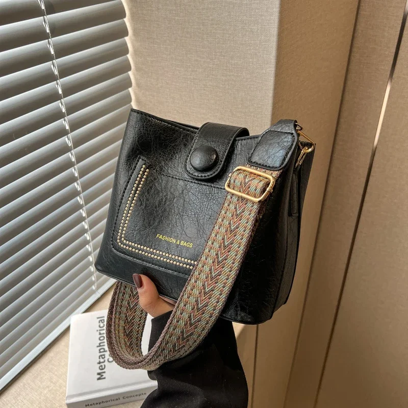 Design Bucket Bag, Fashionable Wide Shoulder Strap Shoulder Crossbody ...
