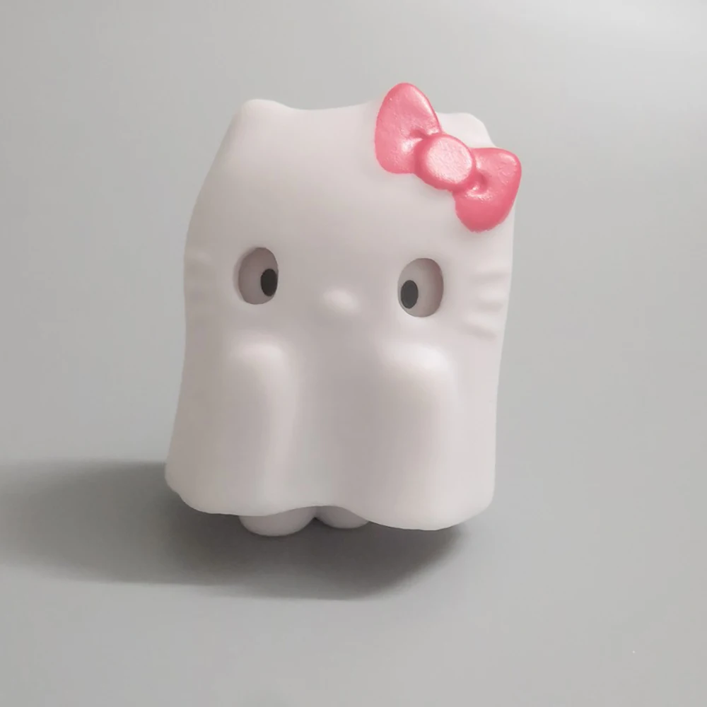 Create a custom based of the object above on Toyhouse