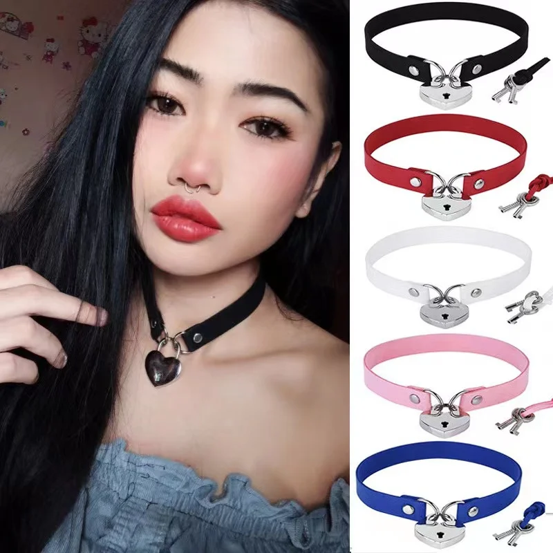 Simple Punk Style Velvet Sexy Bondage Peach Heart Lock Collar Necklace