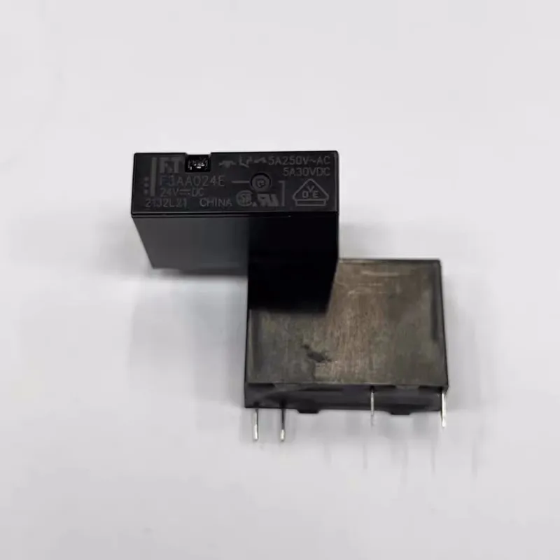 2PCS-F3AA024E-24VDC-4-pin-relay.jpg