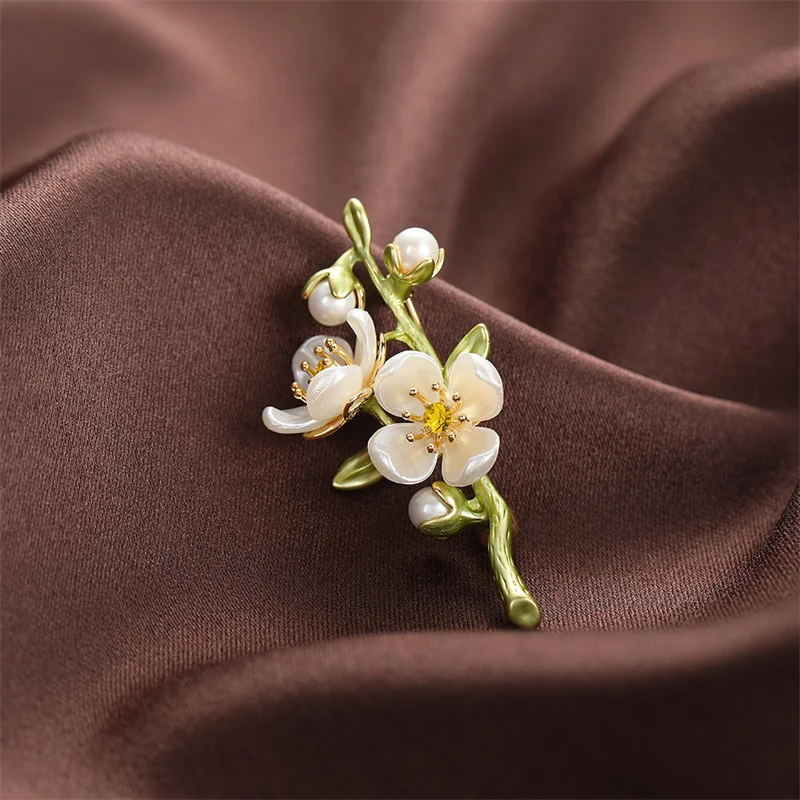 Vintage Temperament Green Jasmine Brooch For Women Plant Flower Pearl ...