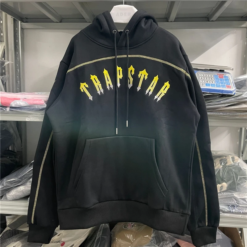 Trapstar londres amarelo gradiente bordado logotipo preto velo hoodie ...