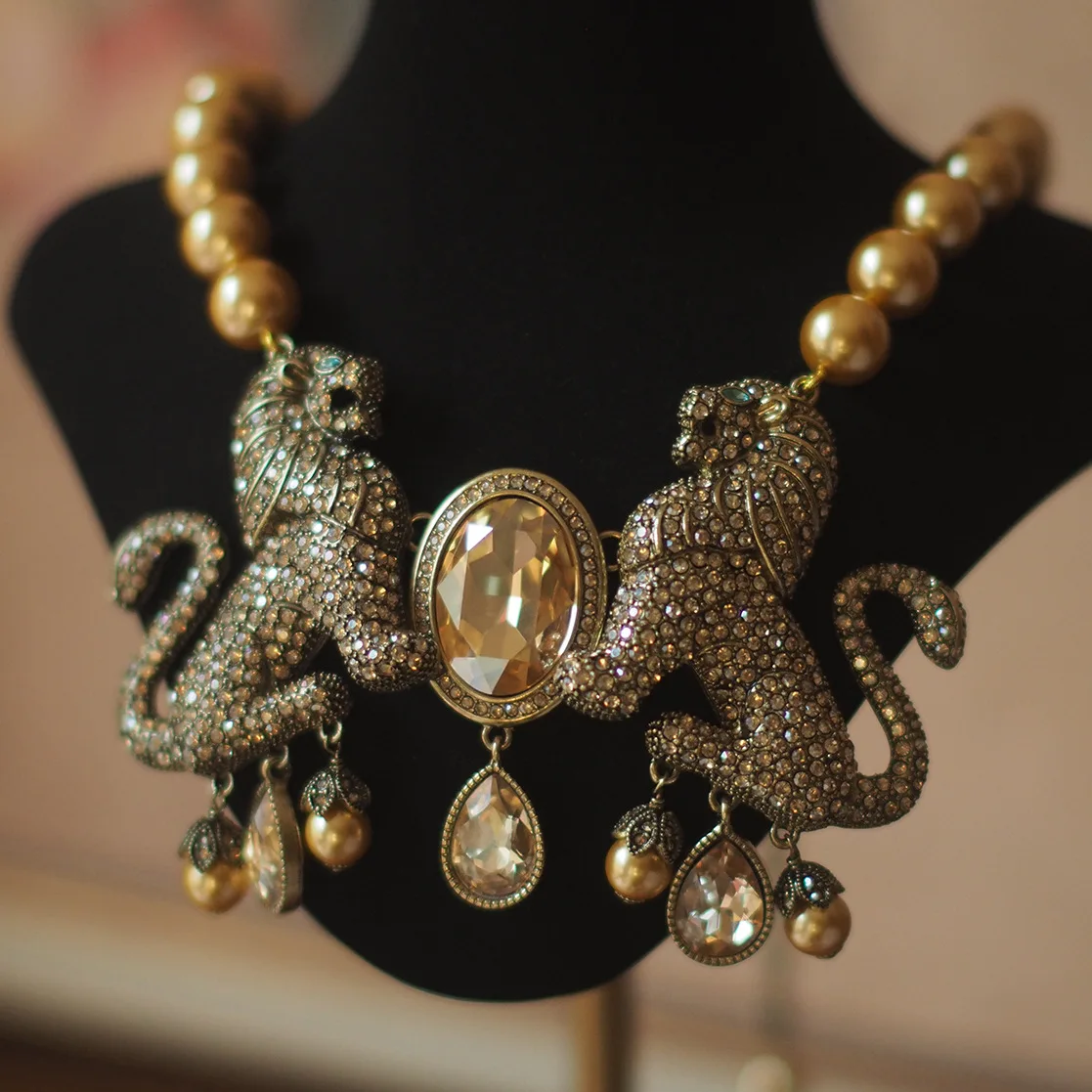 Collar-con-forma-de-Le-n-de-perlas-nobles-Vintage-encanto-Personal ...