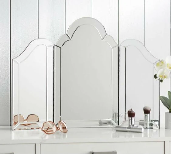 European-dressing-table-makeup-modern-desktop-three-sided-dressing ...