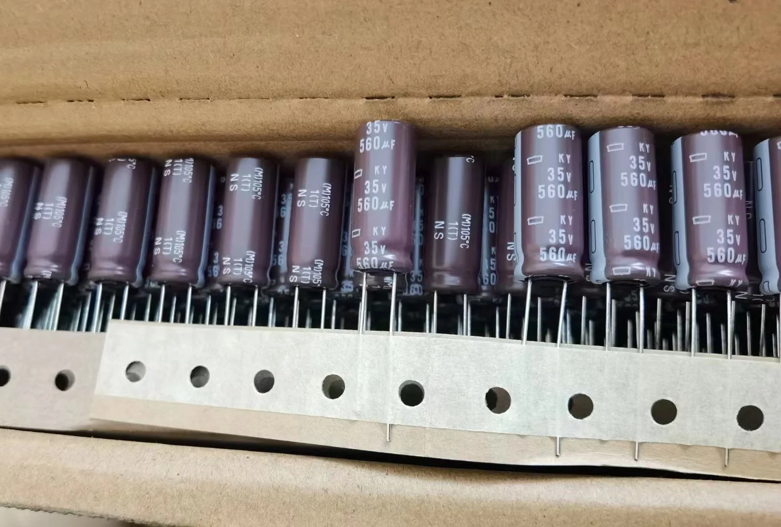 10pcs-560uF-35V-NIPPON-NCC-KY-Series-10x25mm-Low-impedance-Long-Life ...