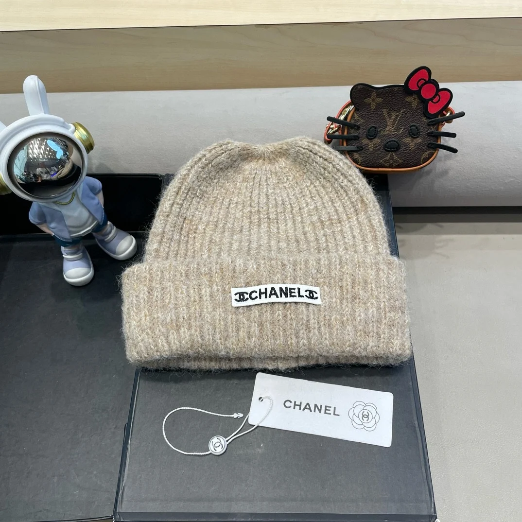 Chanel knit hat New winter men's and women's warm knitted winter hats ...