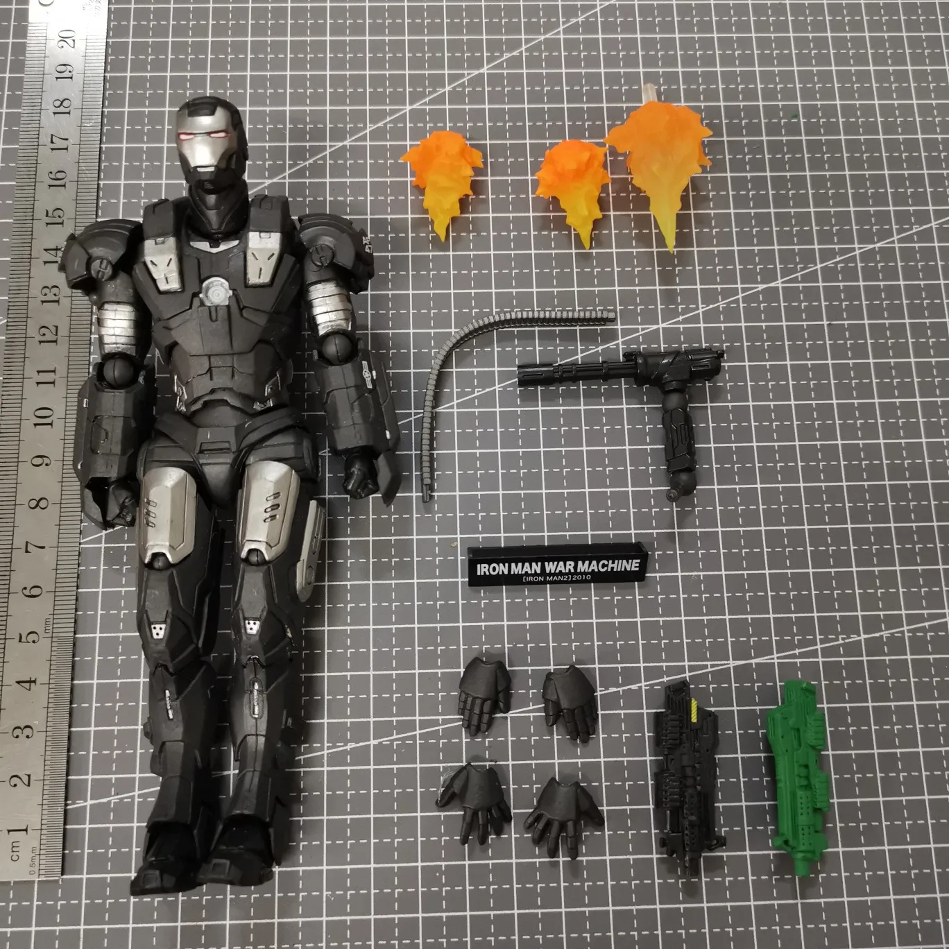 Revoltech War Machine