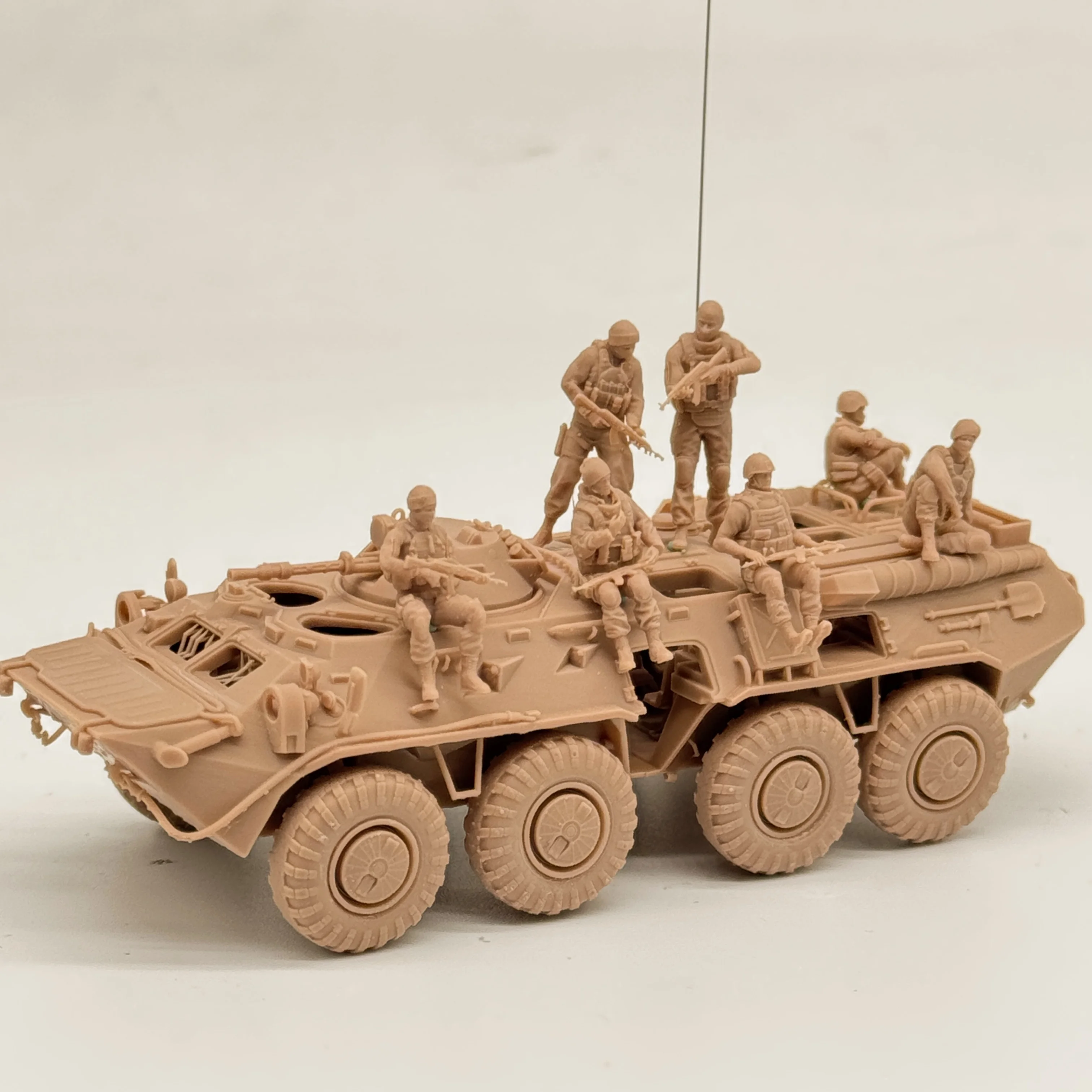1/72 Scale Resin Model Kit Modern Warfare Clashes 7 soldiers in BTR-80 ...