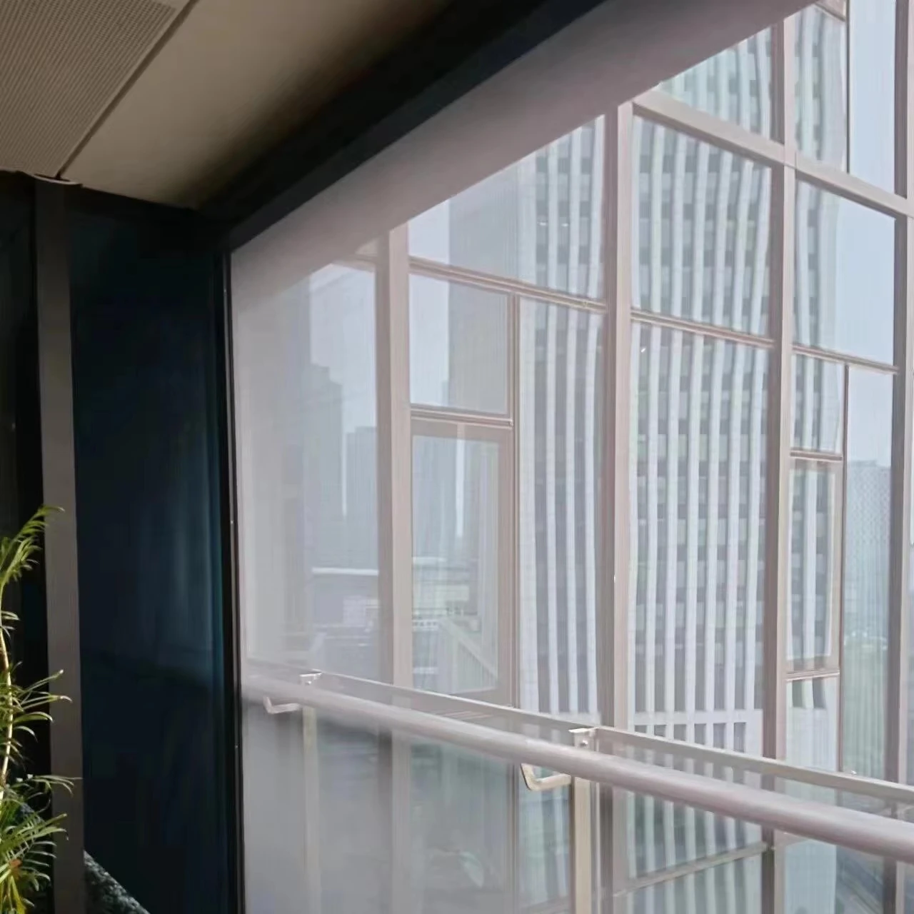 Waterproof Windproof Electric Motorized Zip Blinds Outdoor Screen ...