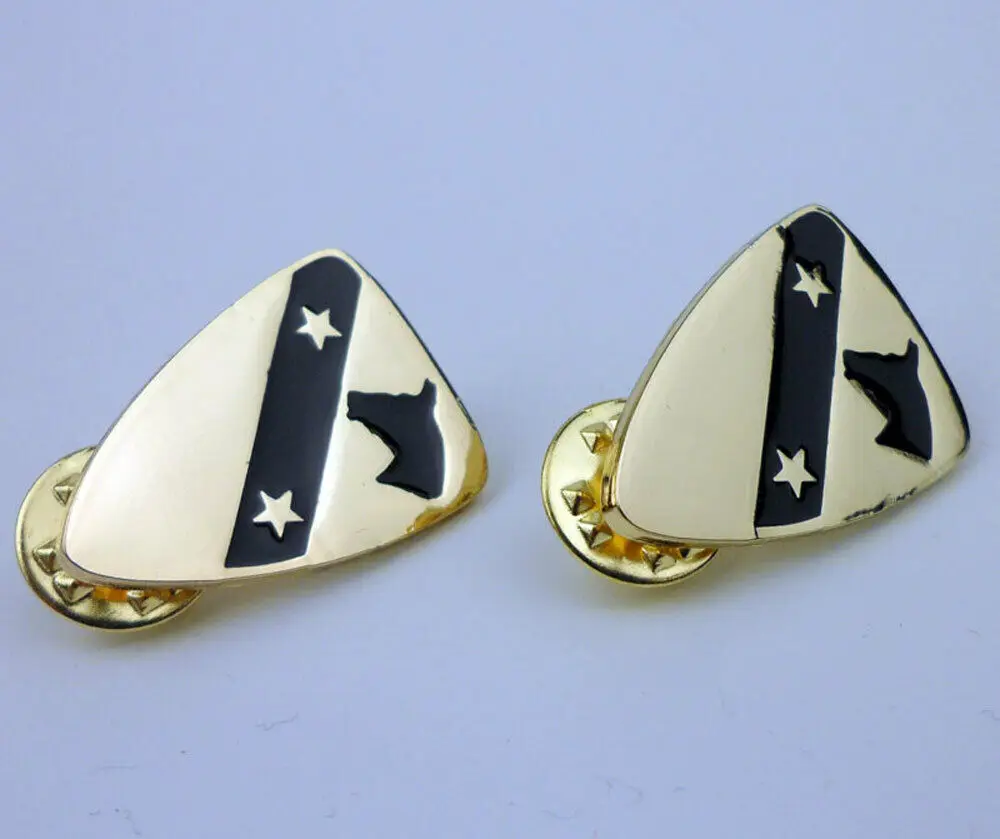 . PAIR OF U.S. Army 1st Cavalry Division Hat Lapel Badge Pin Insignia ...