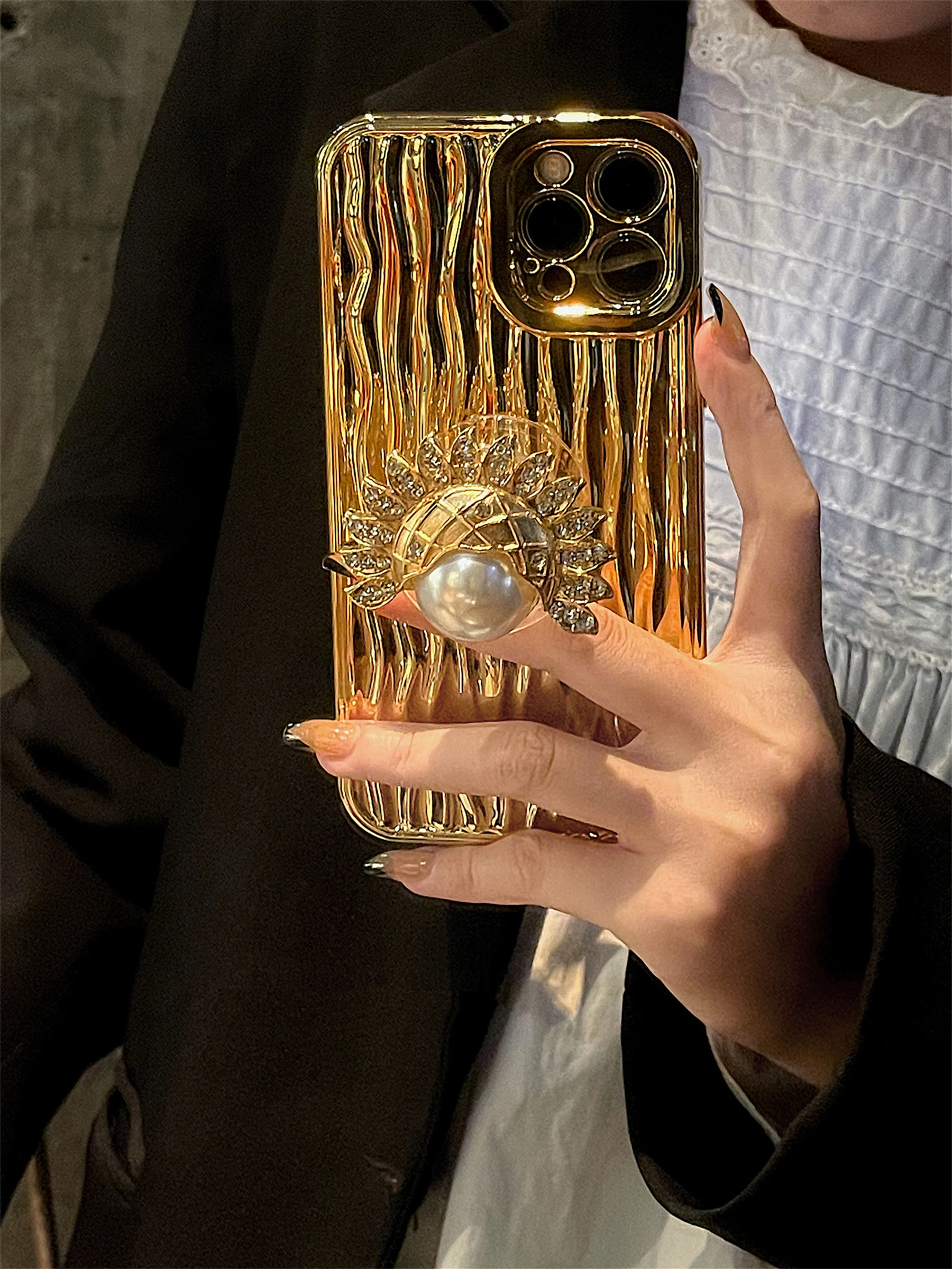 Luxury-Korean-Rhinestone-Pearl-Bracket-Holder-Wave-Golden-Phone-Case ...