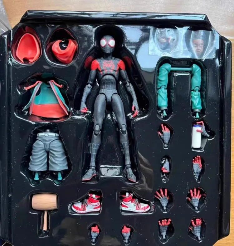 Spider-Man: Into the Spider-Verse Miles Morales figura de acción ...