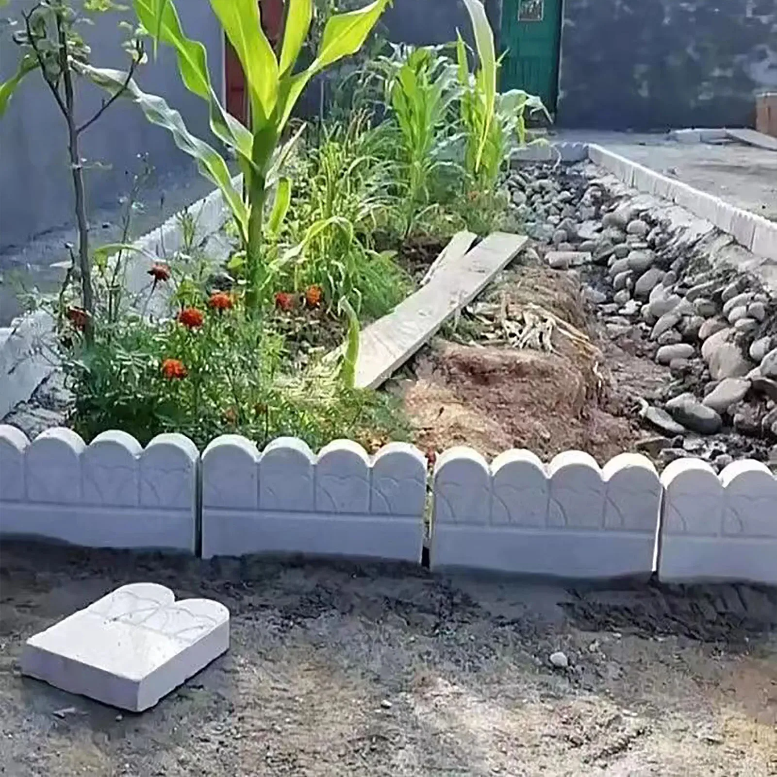 Diy Concrete Edging Forms 17 Awesome DIY Concrete Garden Projects