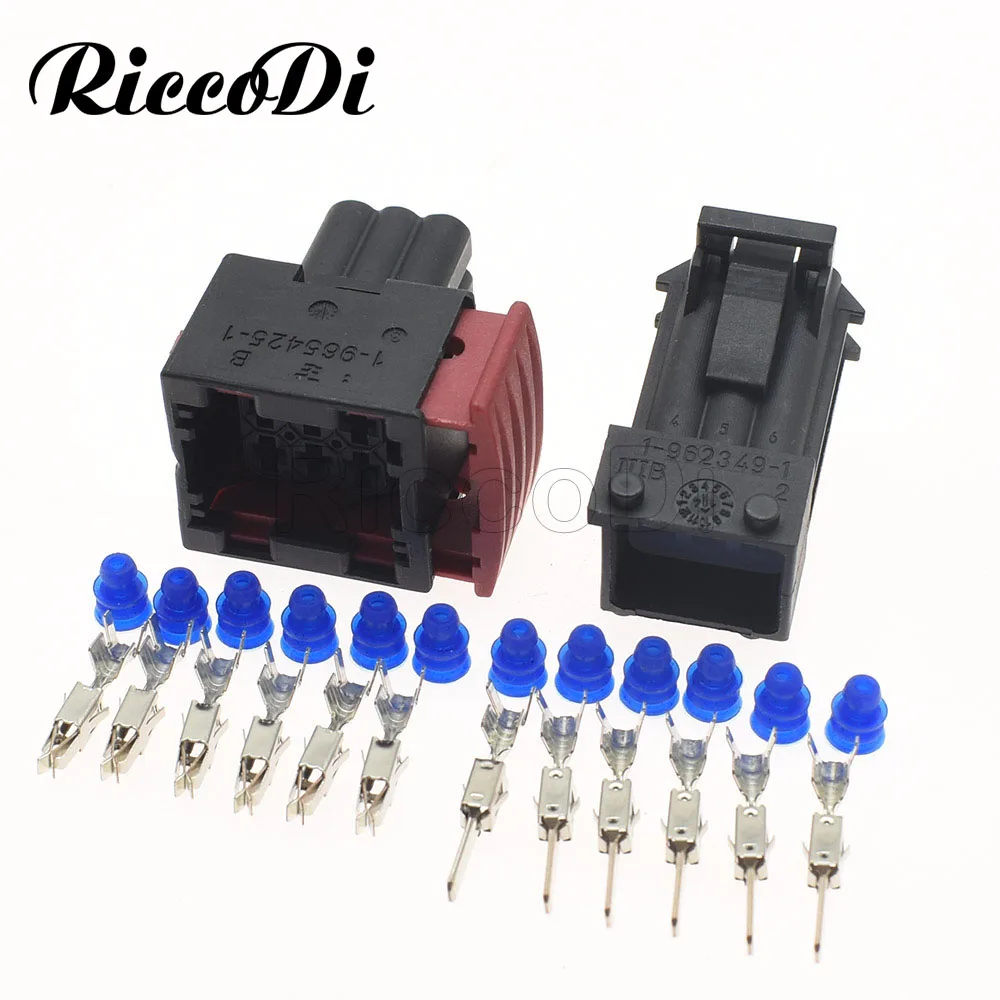 Automobile Wiring Terminal | Sealed Socket | 1-965425-1 | Connectors ...
