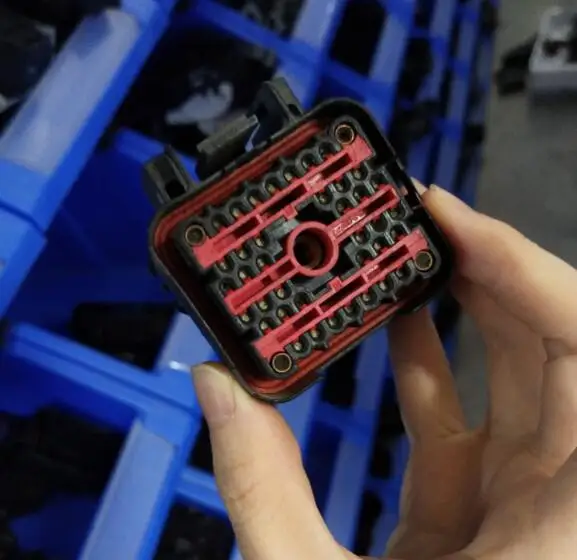 for-Volvo-EC220D-EC210B-0421-1135-04211135-04211137-D6E-Engine-Fuel ...