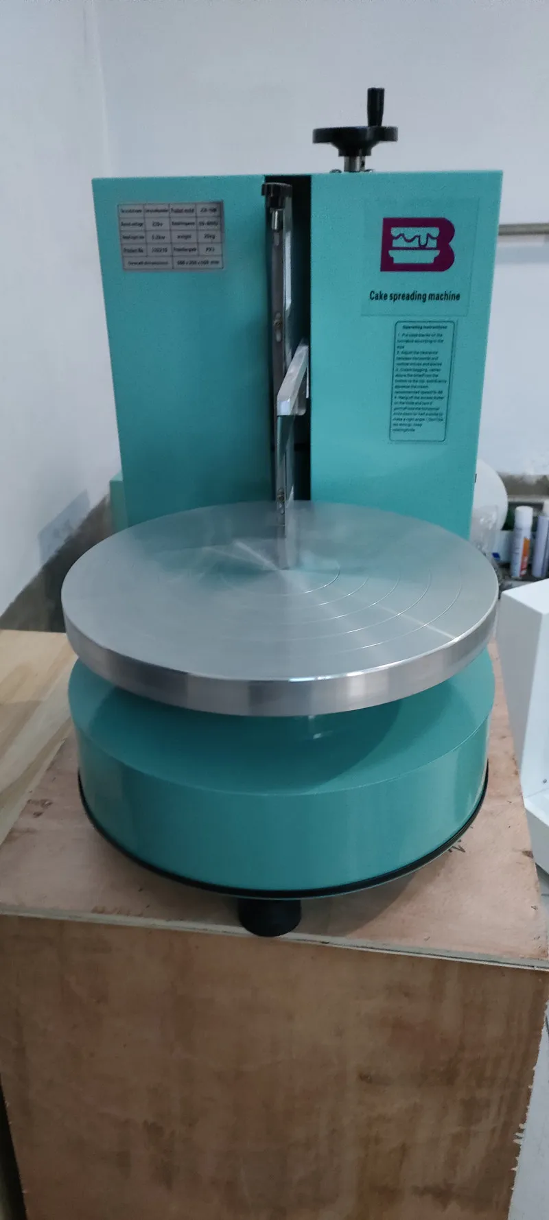 4-12-Inch-New-Semi-Automatic-Birthday-Cake-Icing-Machine-Professional ...