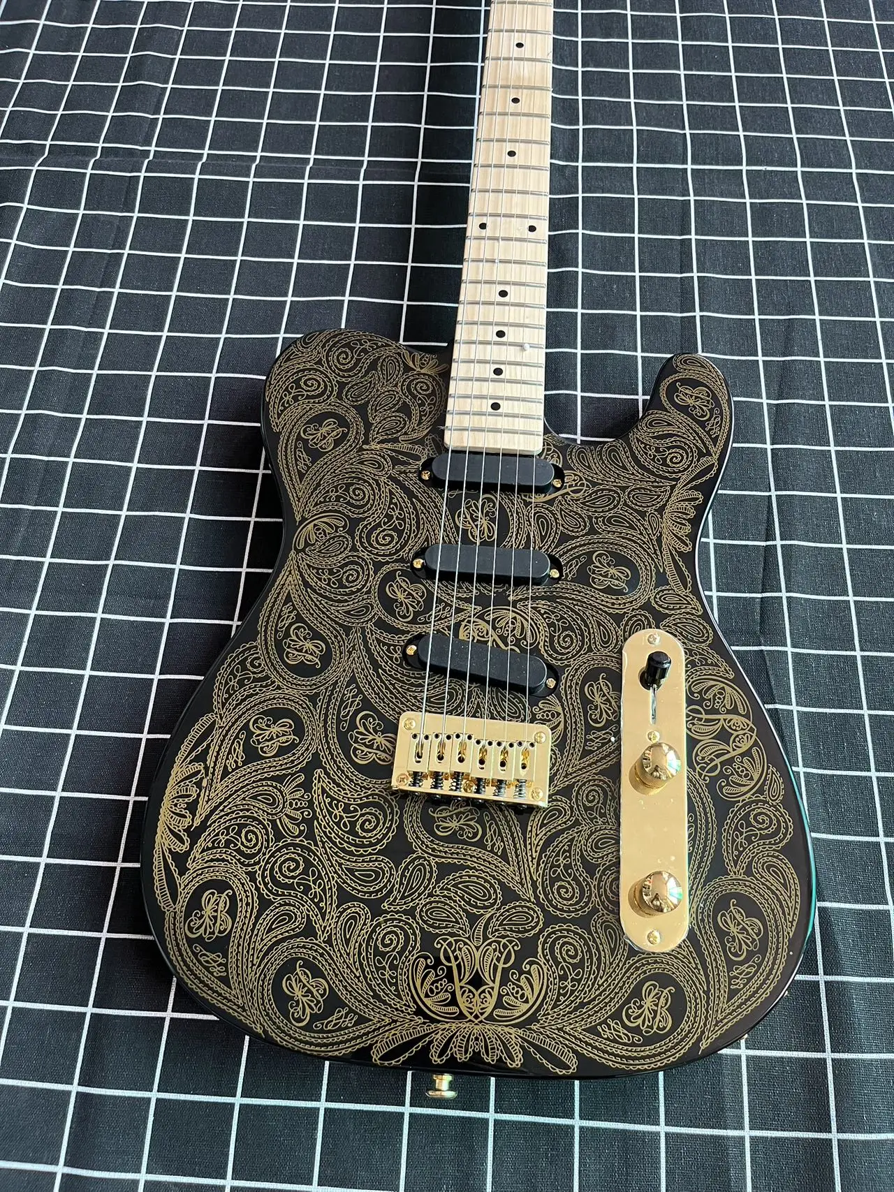 The-high-quality-basswood-Body-maple-neck-custom-6-string-Guitars-the ...