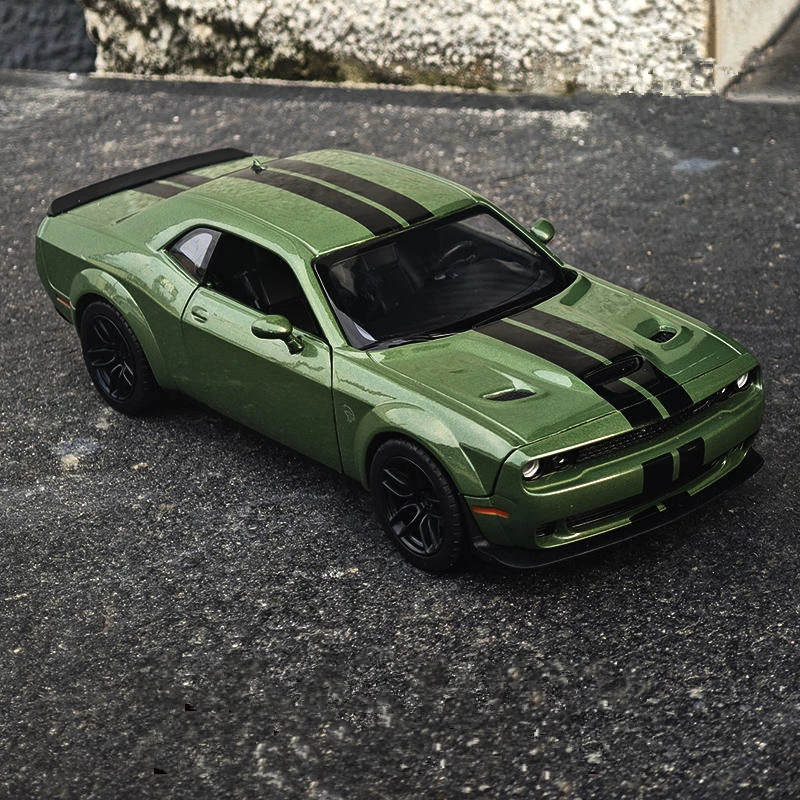 1-24-Dodge-Challenger-SRT-Hellcat-Alloy-Car-Model-Diecasts-Metal-Sports ...