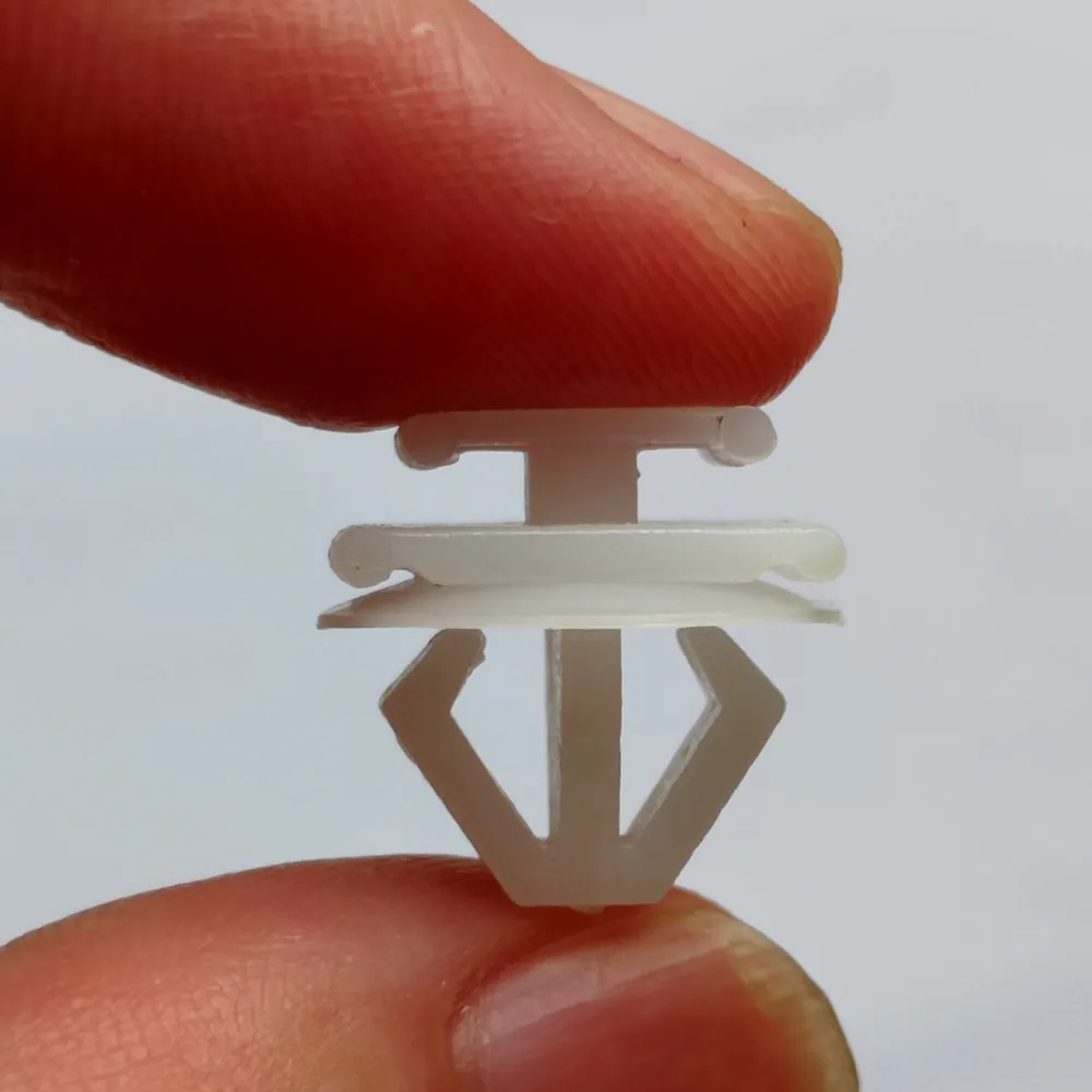 Clips-de-panneau-de-claquement-de-calandre-avant-attaches-de-moulage-de ...