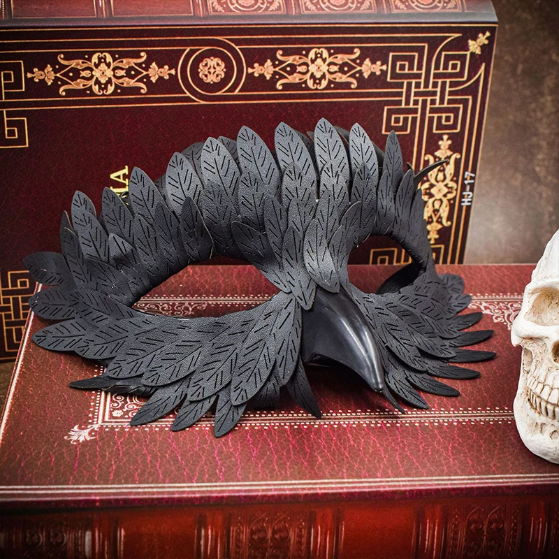 1PC Halloween Feather Half Face Mask Bird Beak Eagle Face Mask For Role ...