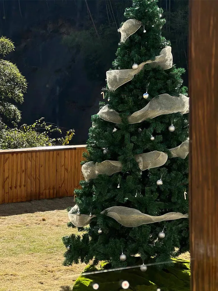 Decorated Christmas Tree Pictures: Real-World Insights on Choosing the ...
