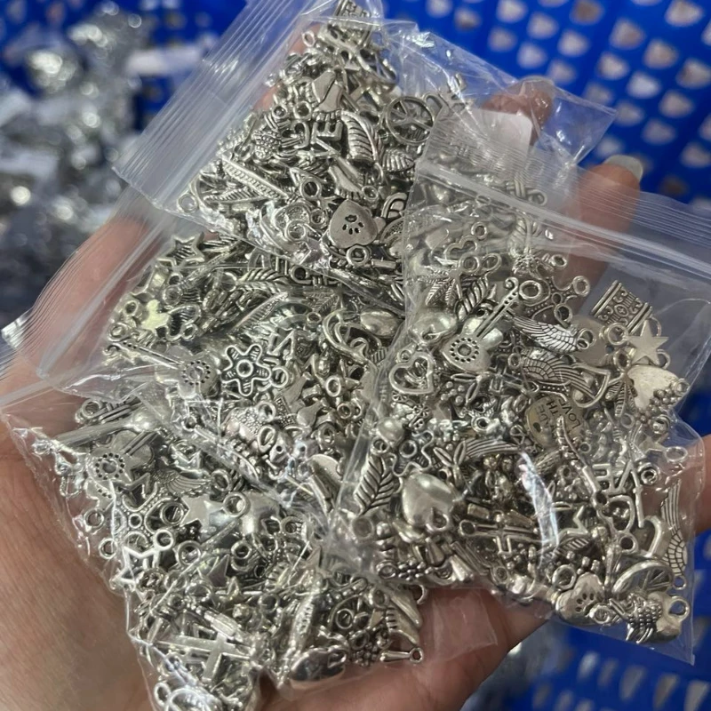 100pcs Mixed Small Random Pendant Animals Charms Beads for Jewelry ...