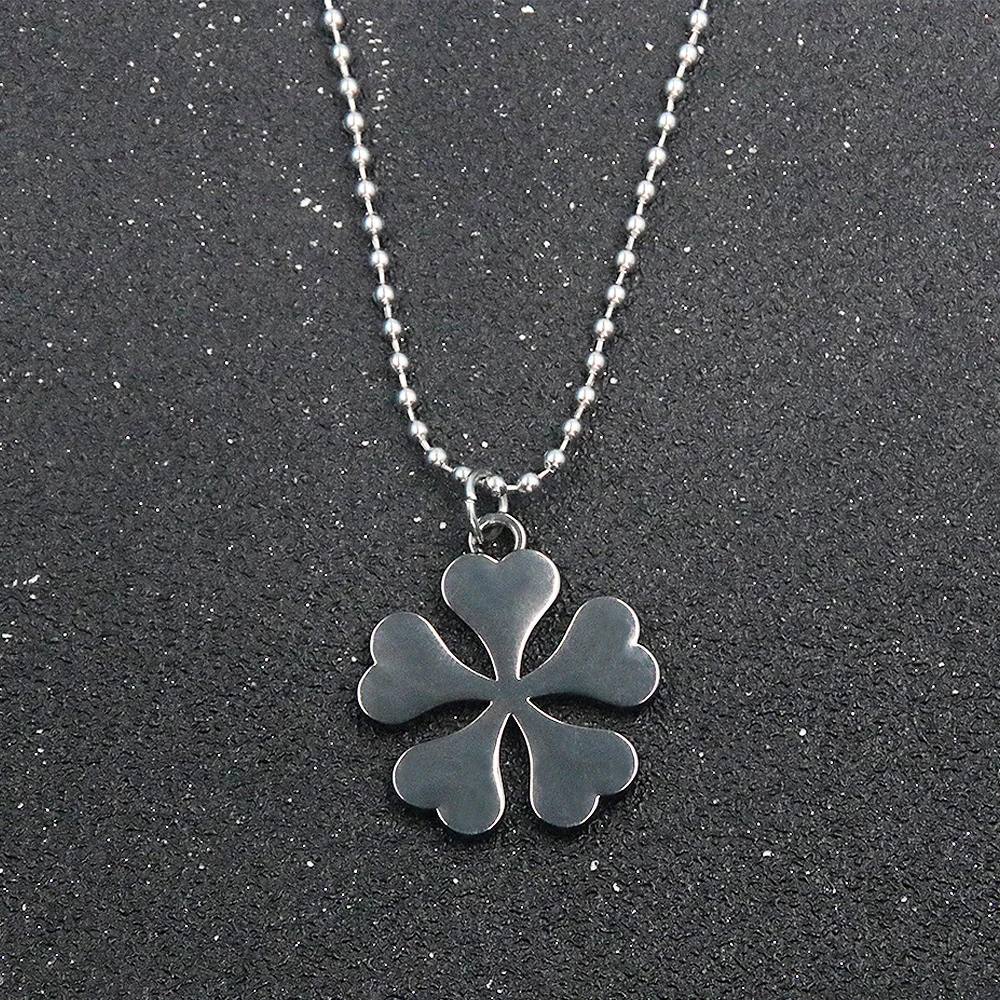 Black And White Shamrock Chain