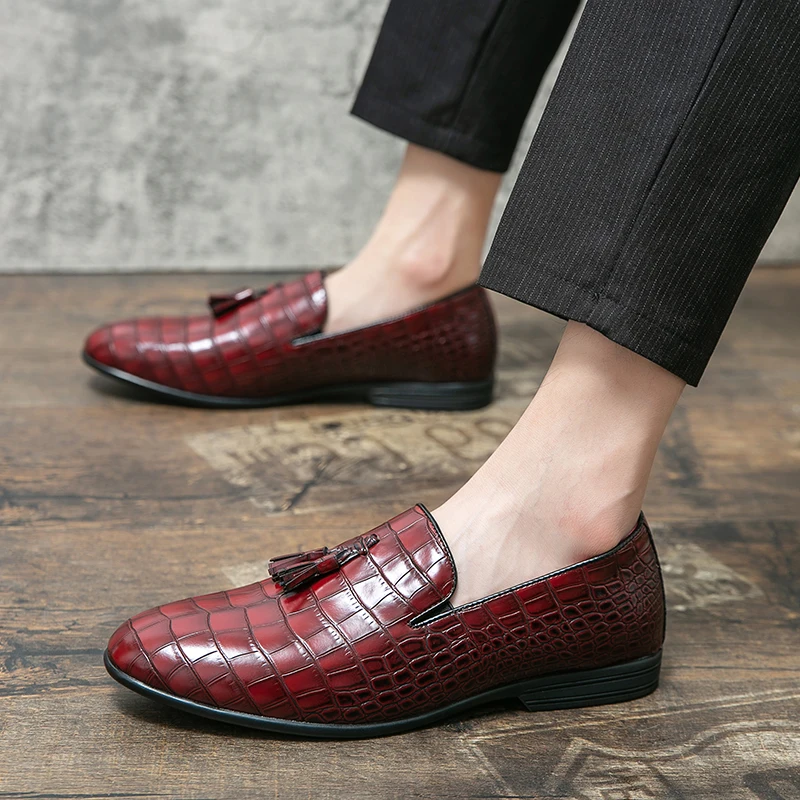 Luxury Black Red Crocodile Pattern Tassels Shoes For Men Casual Loafers ...