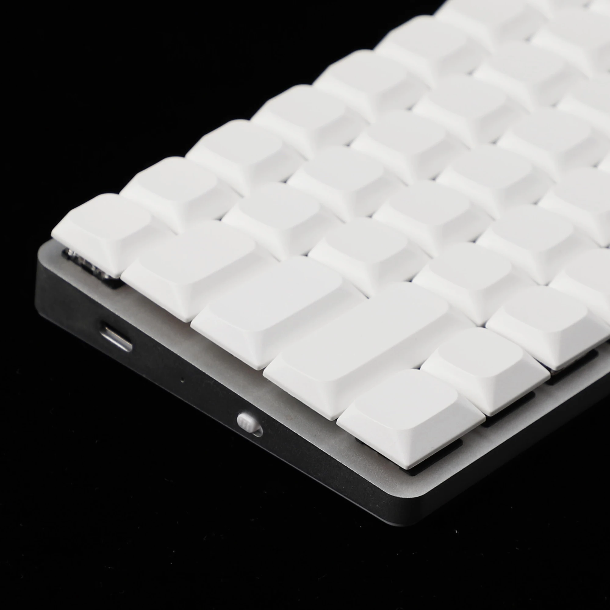 YMDK-116-Ultra-slim-Mx-Low-Profile-Blank-PBT-Keycaps-For-Mx-61-64-68-75.jpg
