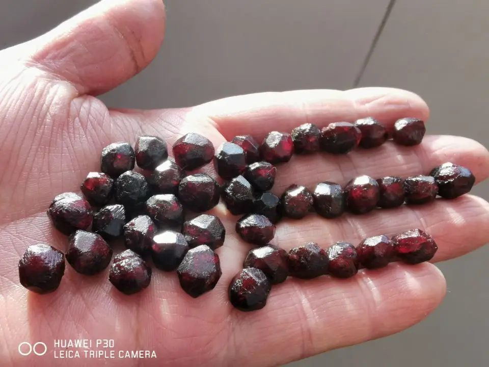 40pcs Natural Raw Rough Red Garnet Gemstone Rare Reiki Stone Crystals ...