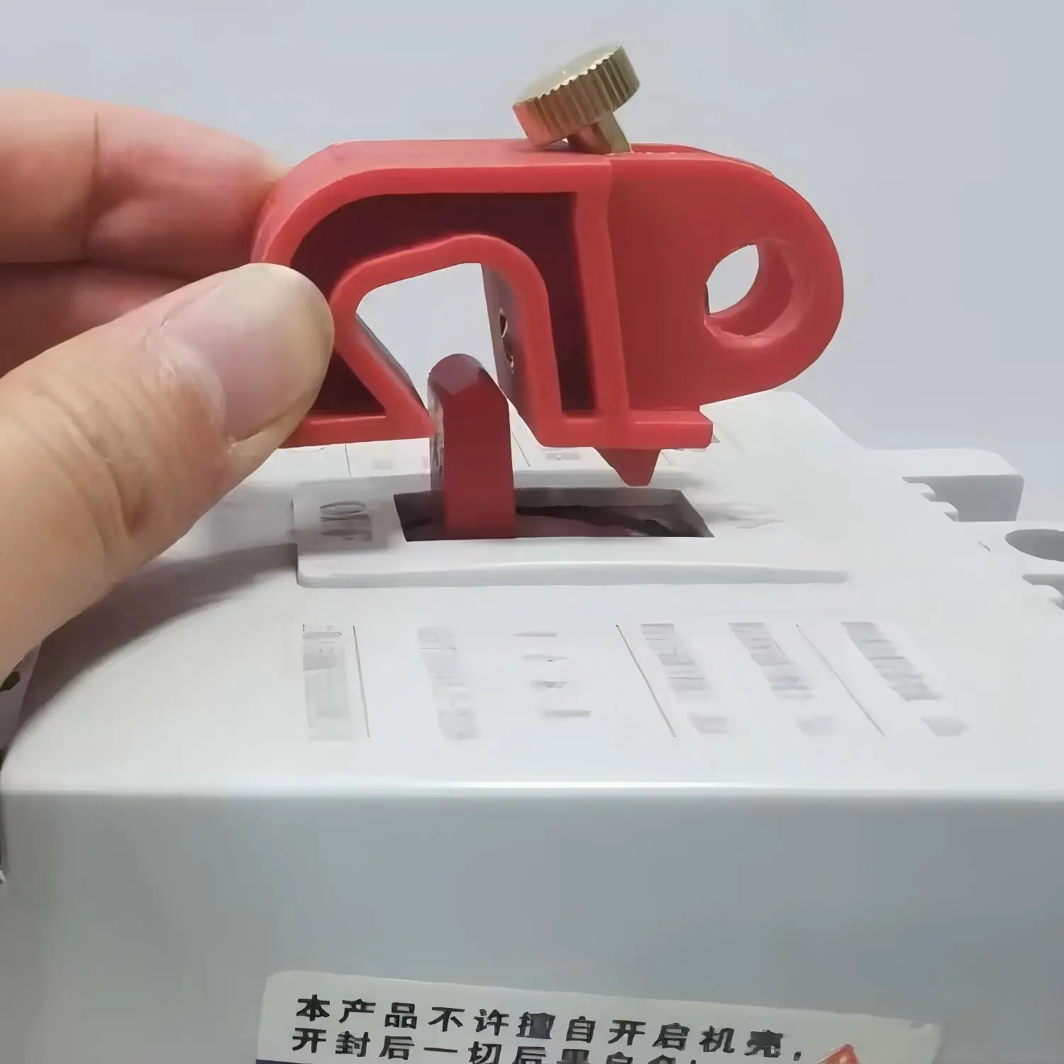 1piece MCB lockout MCCB breaker lockout lockdog tool free lockout ...