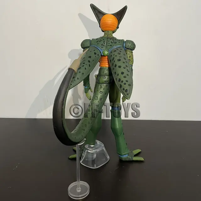 Cella Dbz Terza Forma Dragon Ball Z: Il Primo Cell Di Toriyama Diventa