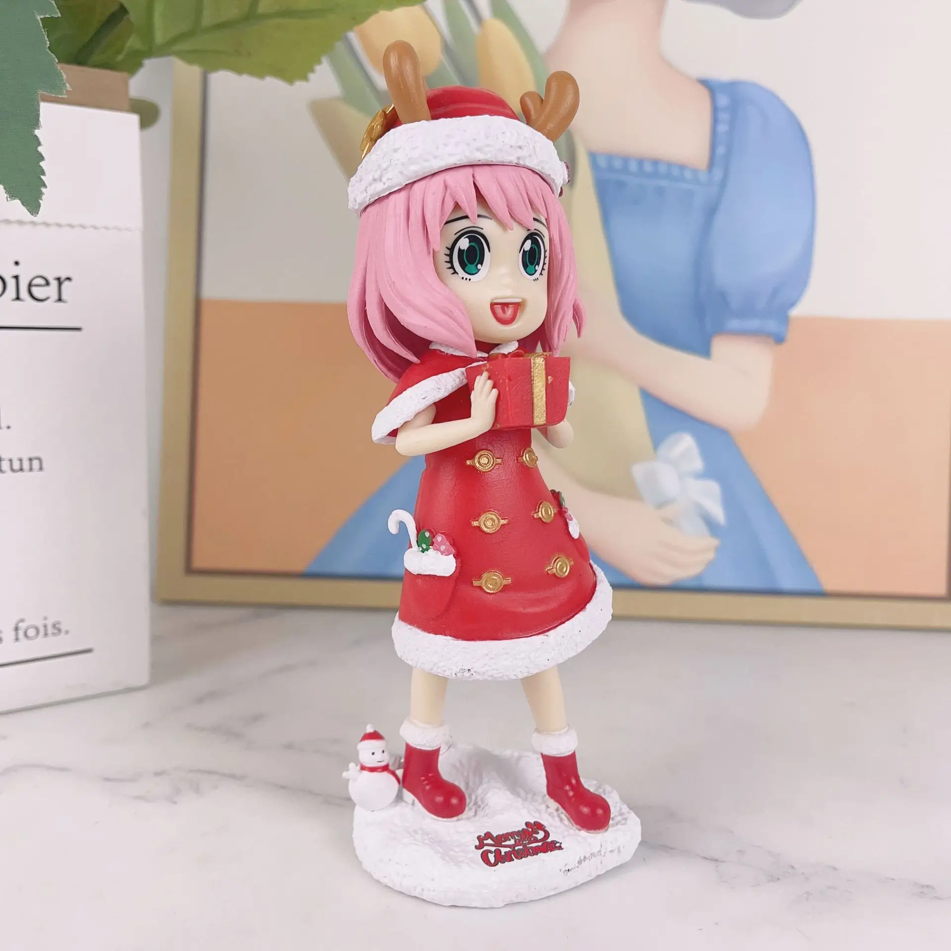 Twilight-action-figure-Anya-Little-Girl-with-A-Christmas-Style-Look ...
