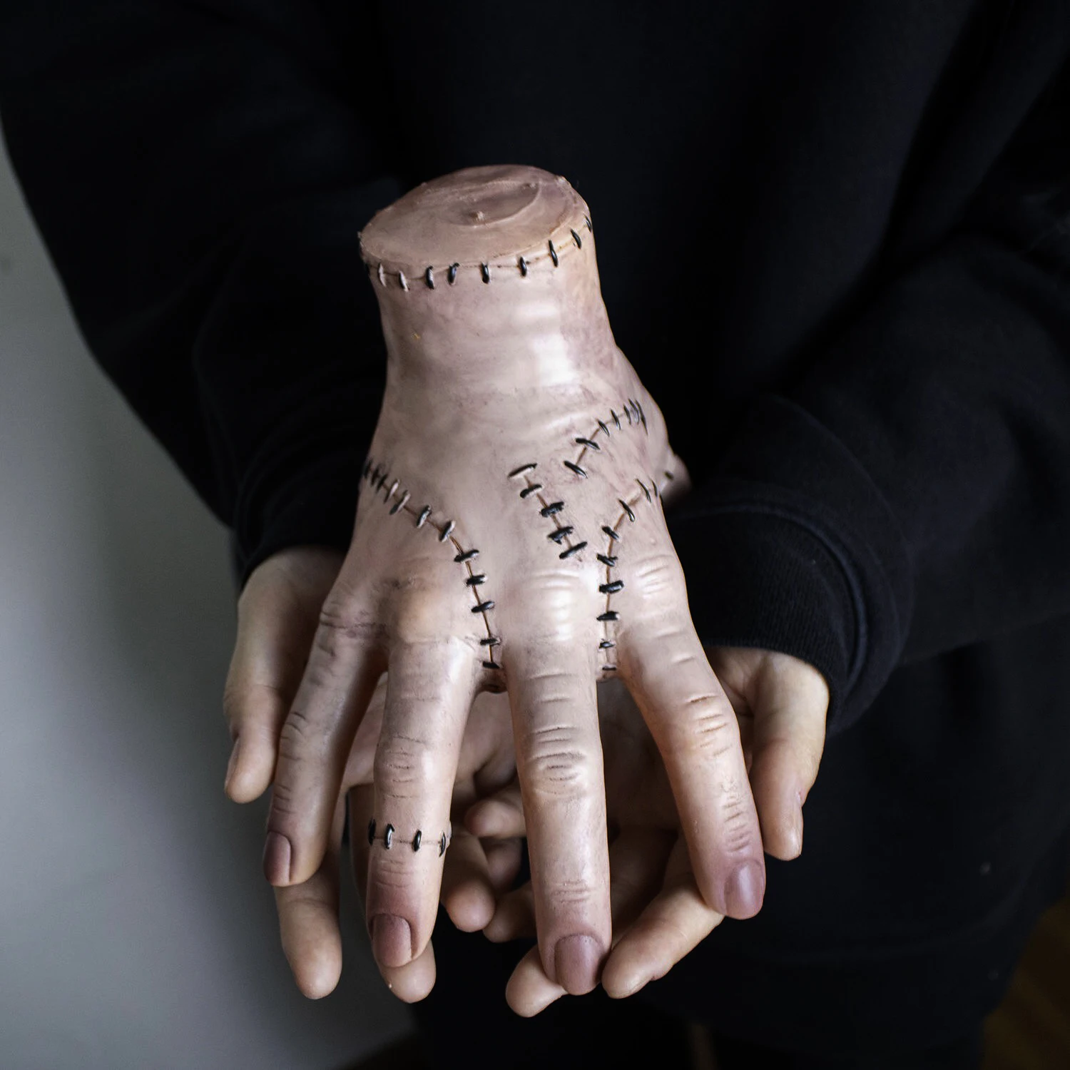 Addams-Family-Wednesday-Thing-Cosplay-mano-Kawaii-Anime-manos-llavero ...