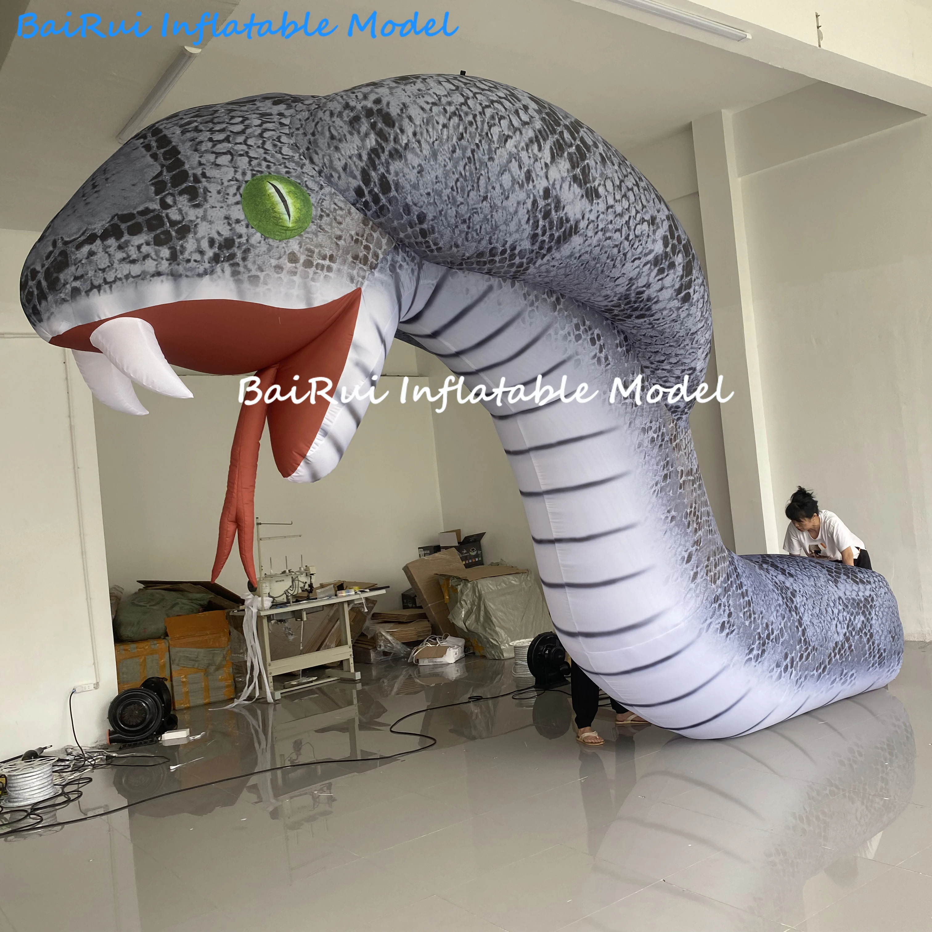 Mascote-infl-vel-gigante-da-selva-animal-com-ventilador-cobra-boa ...