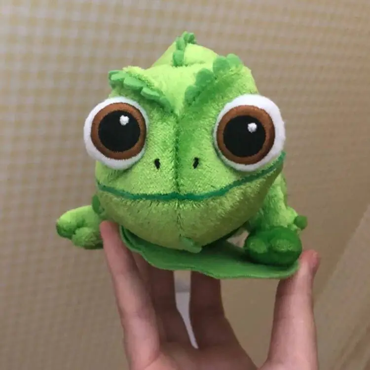 Tangled-Pascal-Shoulder-Plush-Toy-Magnet-Magnetic-NEW.jpg