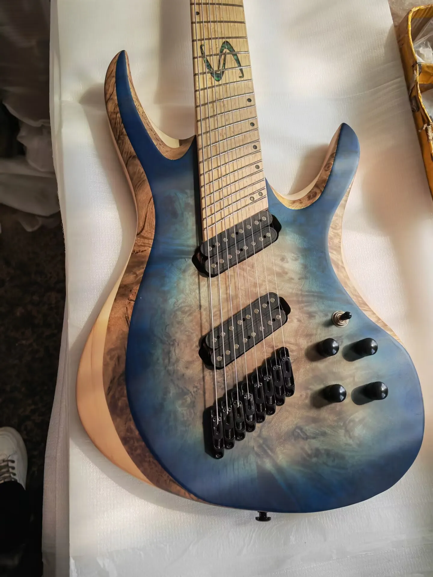 Custom-Made-8-String-Fanned-Electric-Guitar.jpg