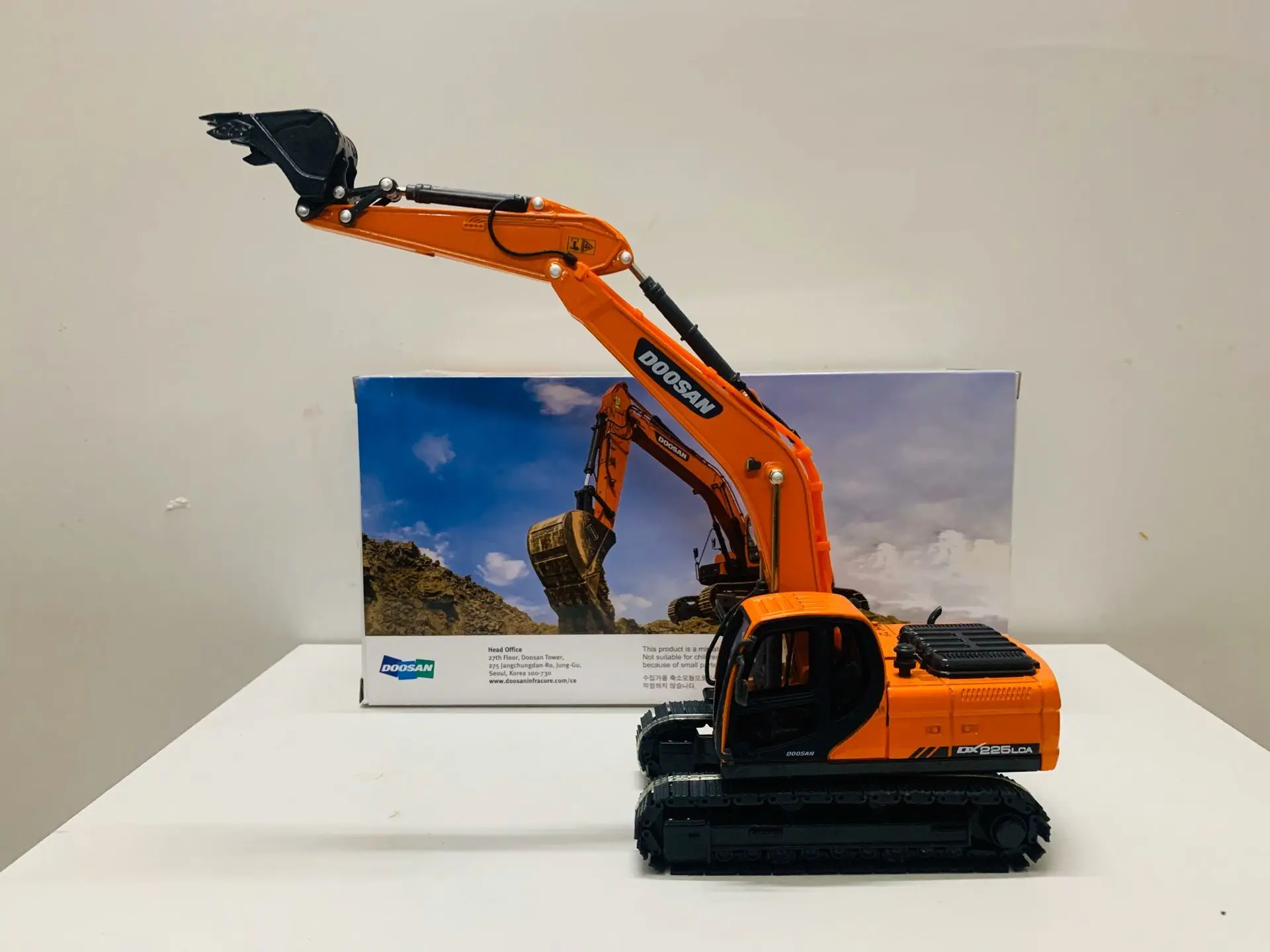 For Doosan DX225LCA Model Hydraulic Excavator 1/40 Scale DieCast Model ...