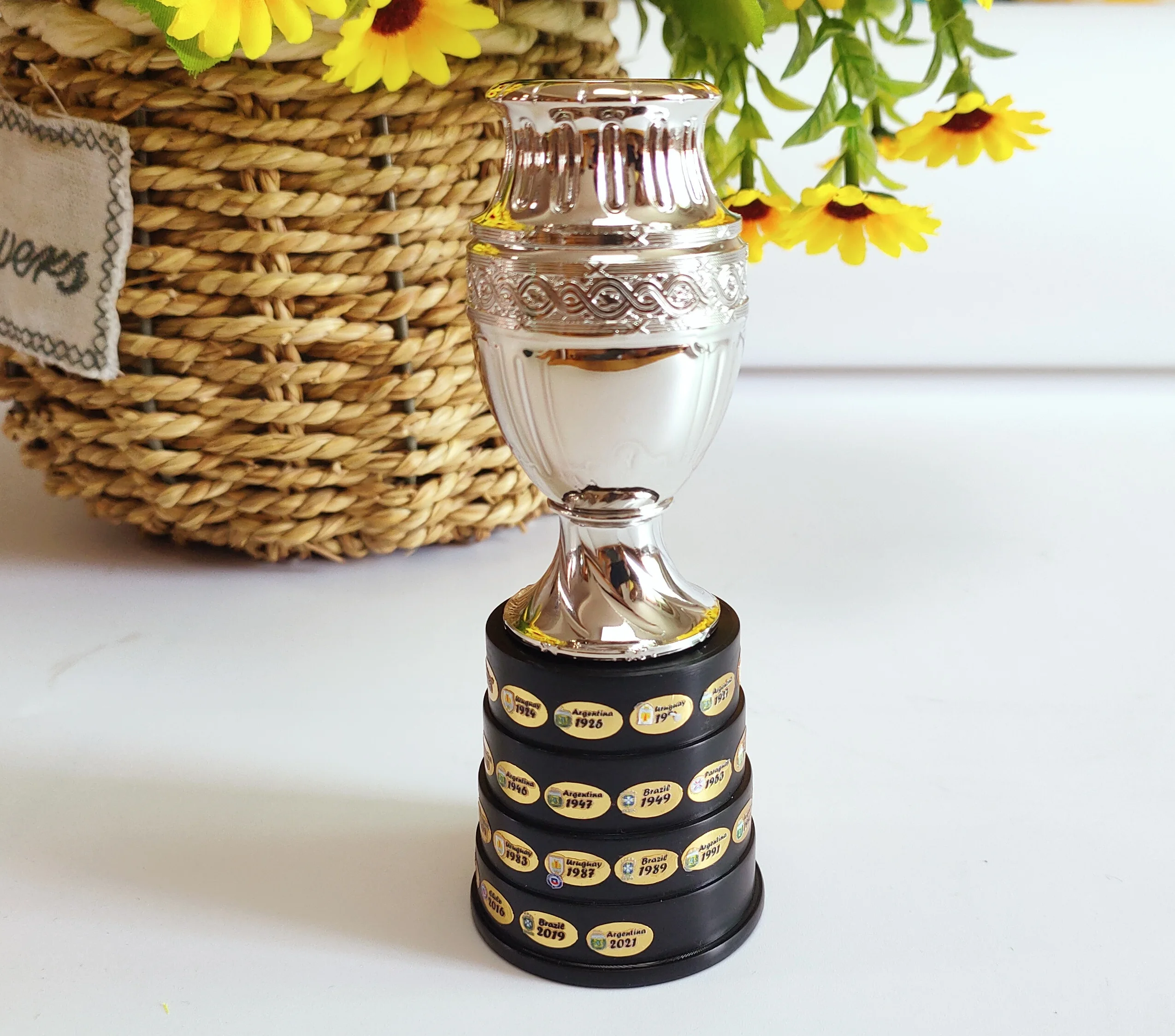 Mini-trofeo-de-la-Copa-Am-rica-trofeo-de-f-tbol-bonito-regalo-para ...