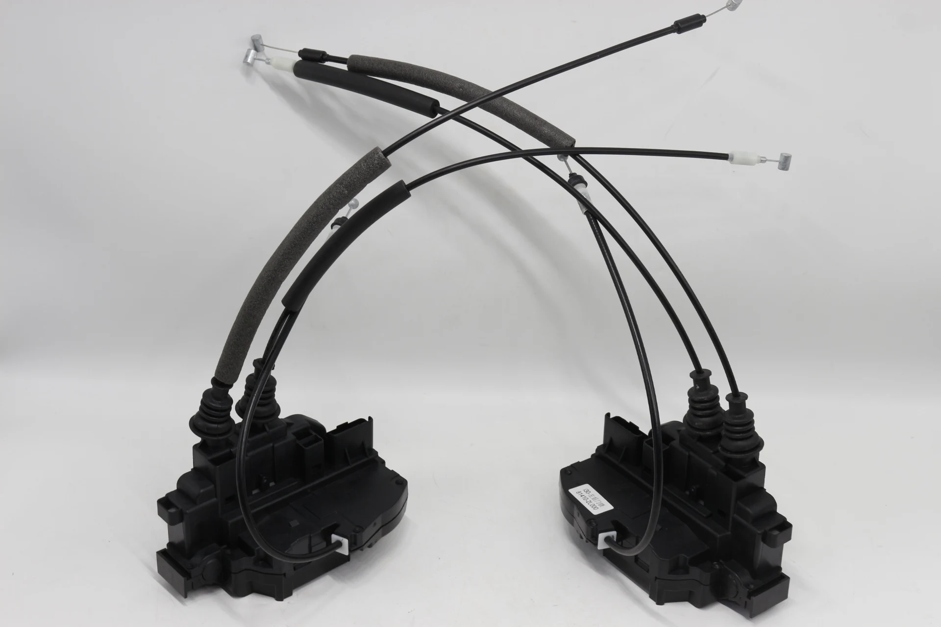 2Pcs-RH-LH-Rear-door-lock-actuator-for-hyundai-Elantra-i30-i30CW-07-11 ...