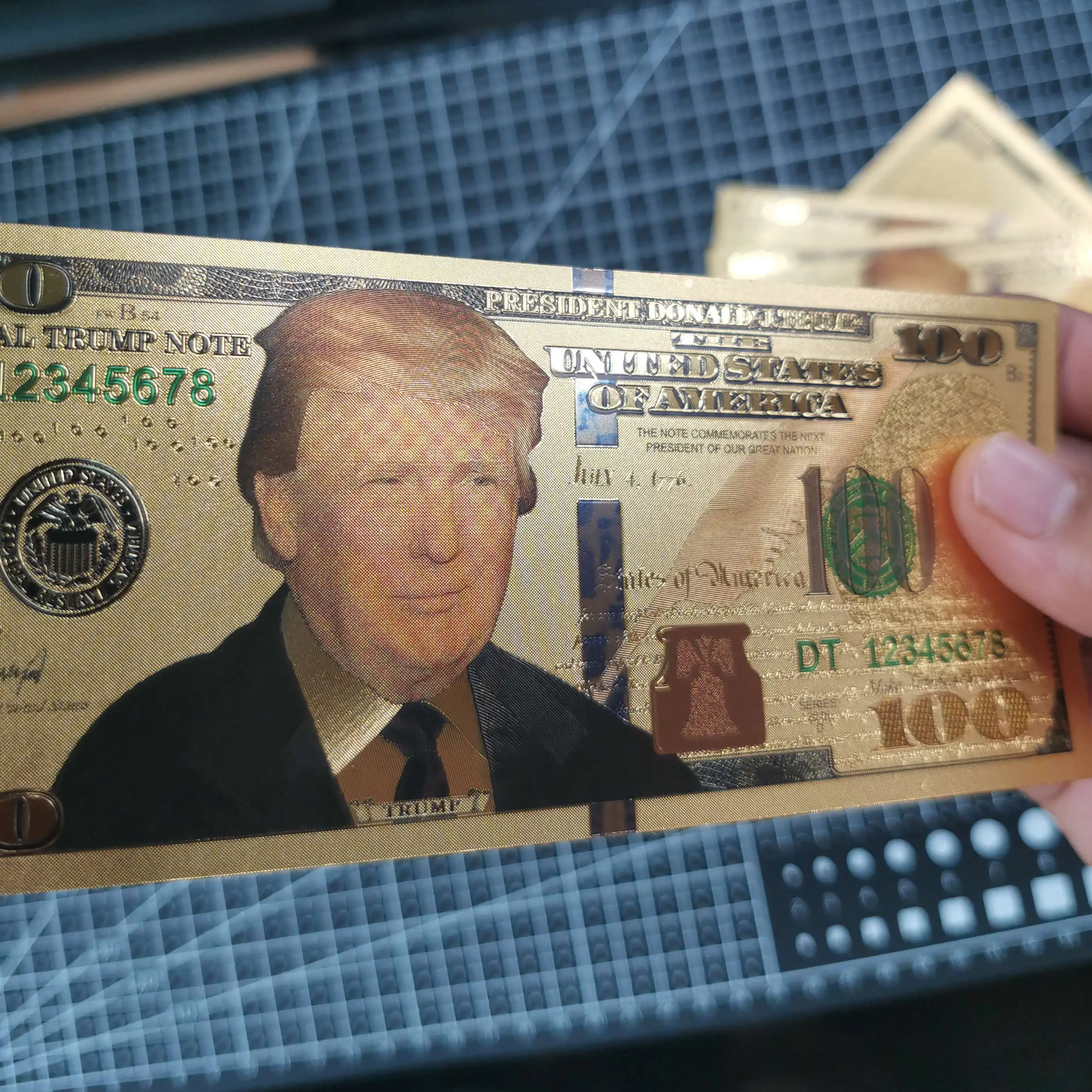 50-Pcs-President-Donald-Trump-Colorized-100-Dollar-Bill-Gold-Foil ...