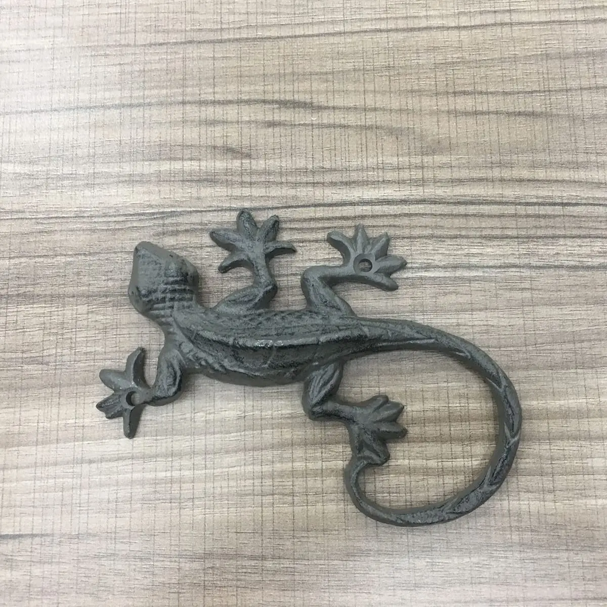 Iron-Cast-Gecko-Figurine-and-Statue-Wall-Decor-Decorative-Lizard-Wall ...