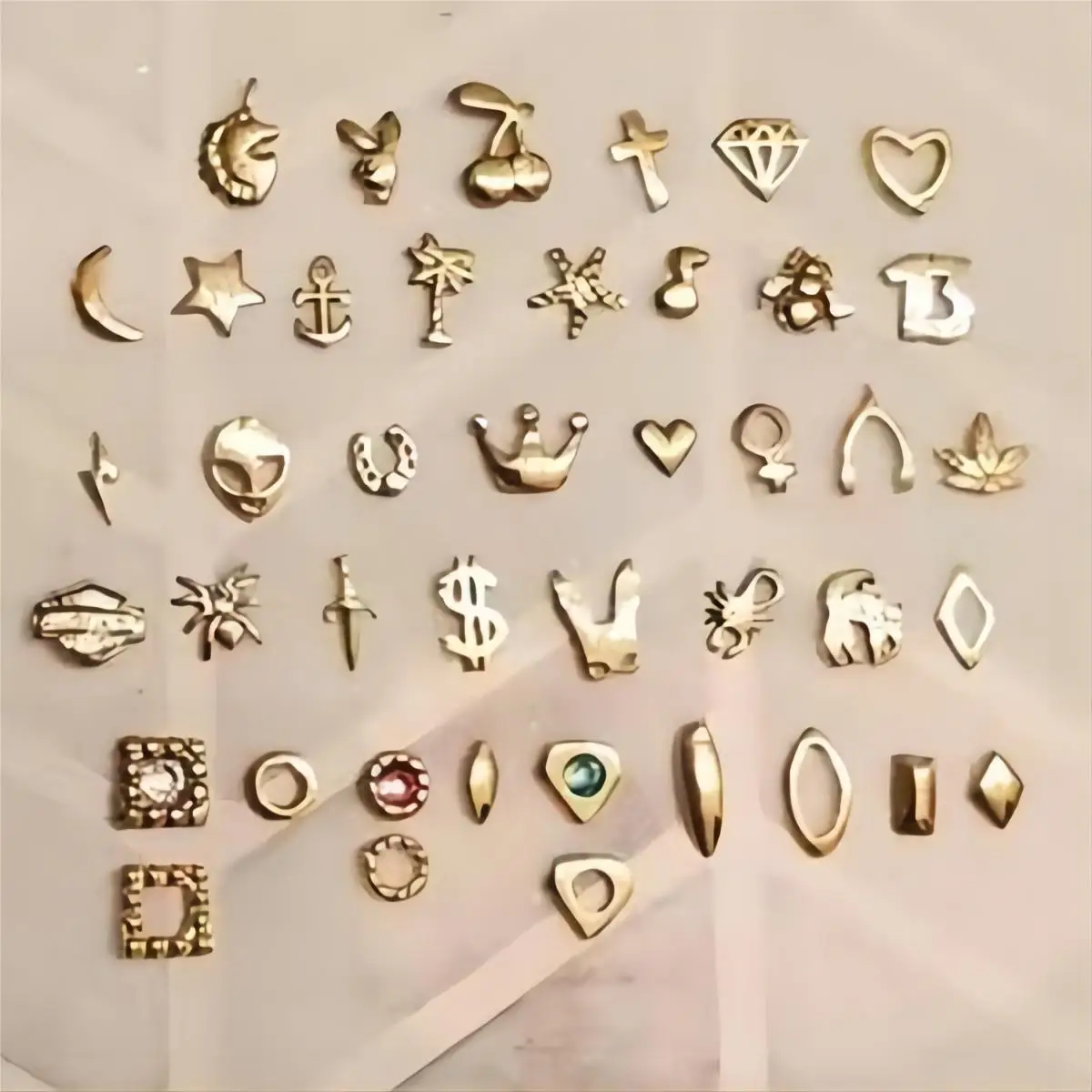 18K-22K-Gouden-Tand-Edelstenen-Tanden-Bleken-Puur-Gouden-Tand ...