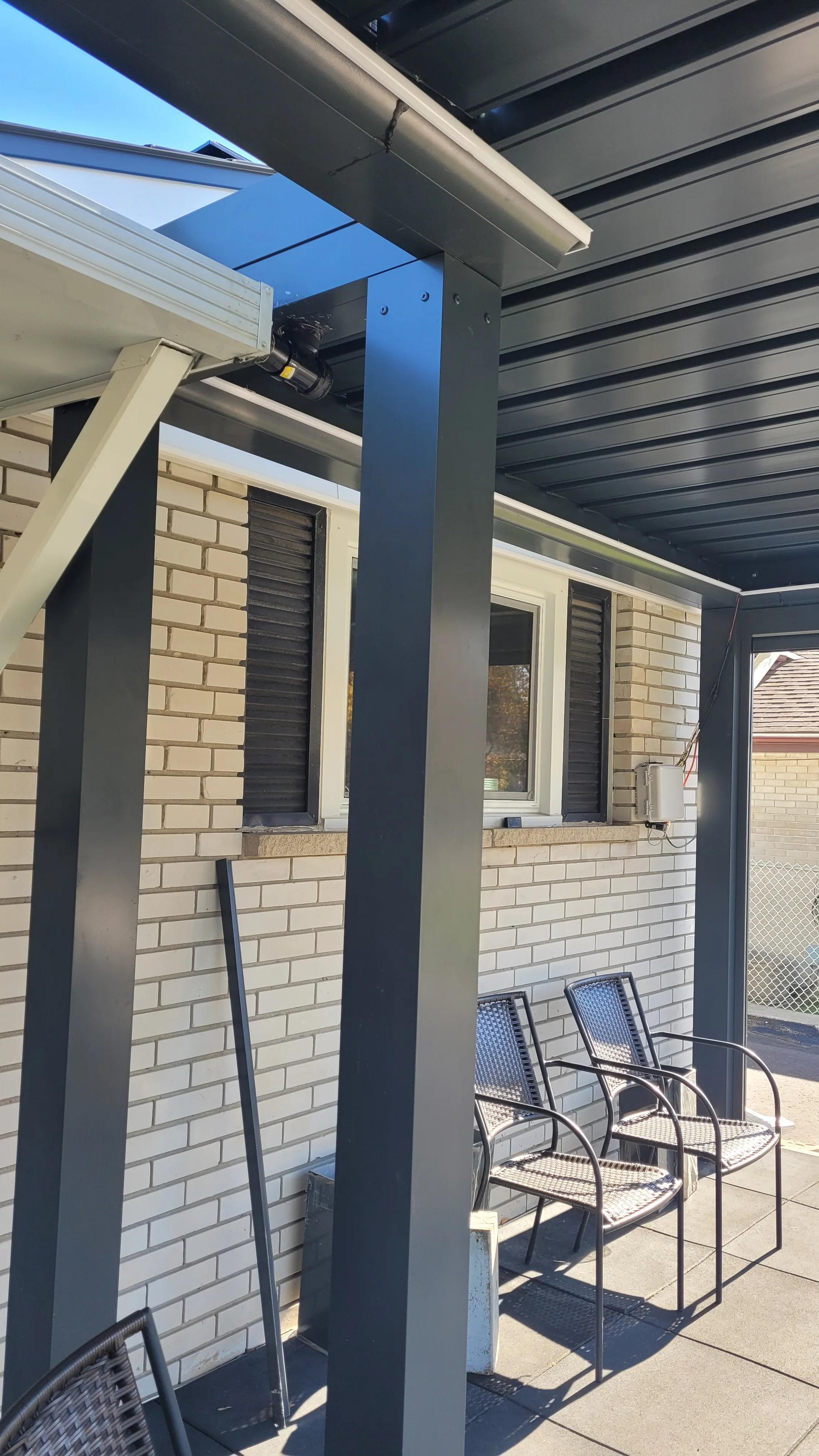 Motorised-Waterproof-Louver-System-Automated-Lourvre-Roof-Pergola.jpg