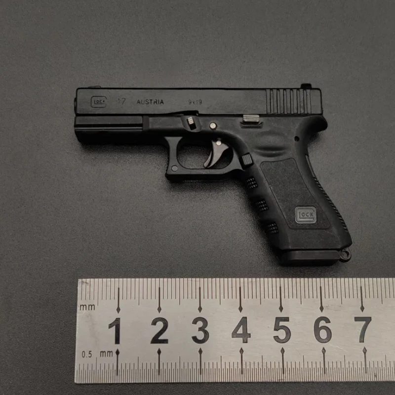 Alloy-Mini-Pistol-Keychain-Toy-Mini-Gun-Fidget-Toy-1-3-Glock-17-Desert ...