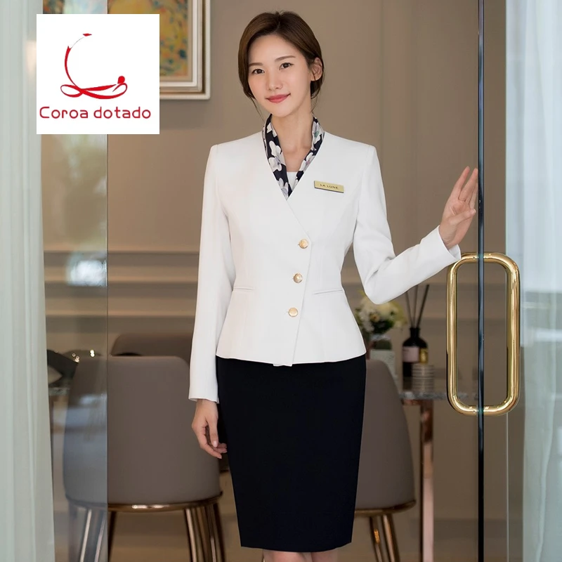 Company-front-desk-suit-business-wear-female-senior-lecturer-consultant ...