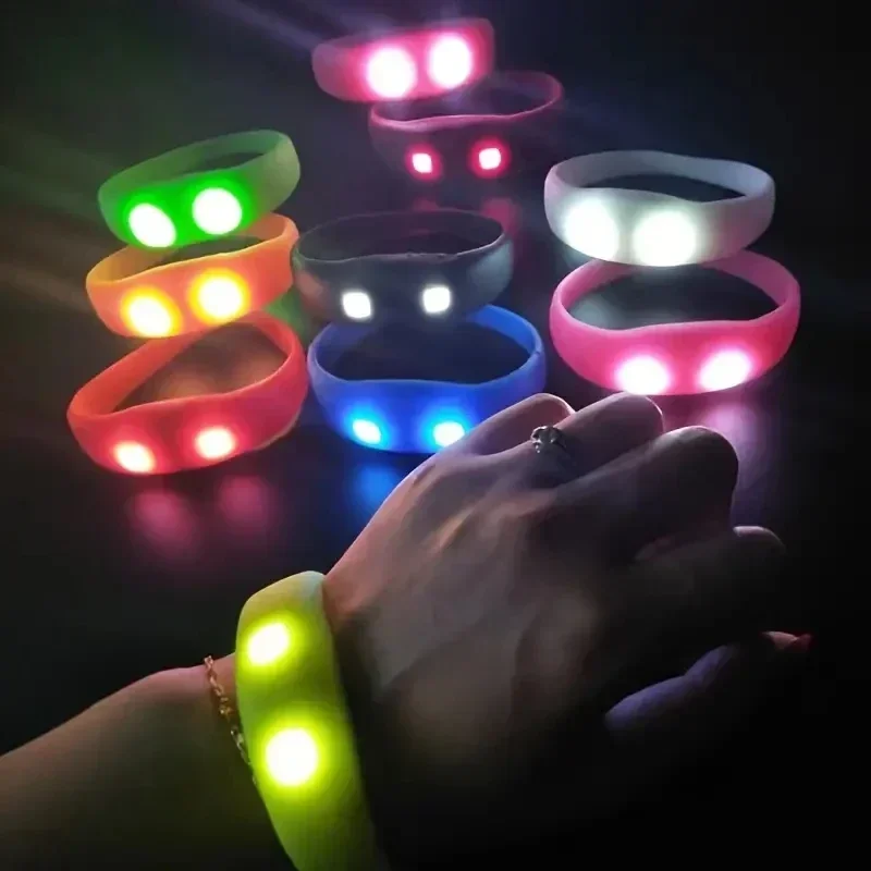 LED-Piscando-Pulseira-com-Controle-de-Voz-Light-Up-Bangle-Pulseira-M ...