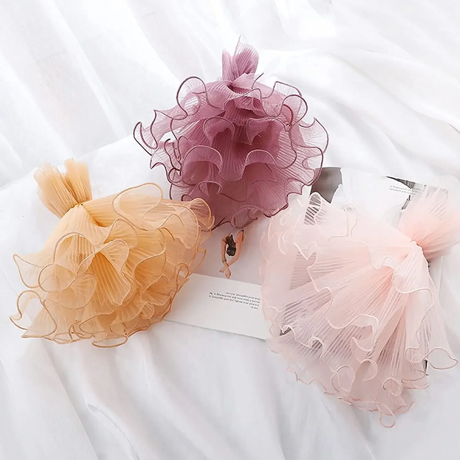 Valentine-s-Day-Flower-Wrapping-Paper-Wave-Yarn-Flower-Packaging-Lace ...